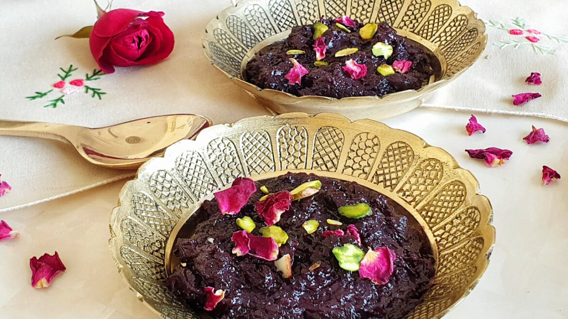 Kale Gajar Ka Halwa ( Purple Carrot Halwa) - Reetika Mitra