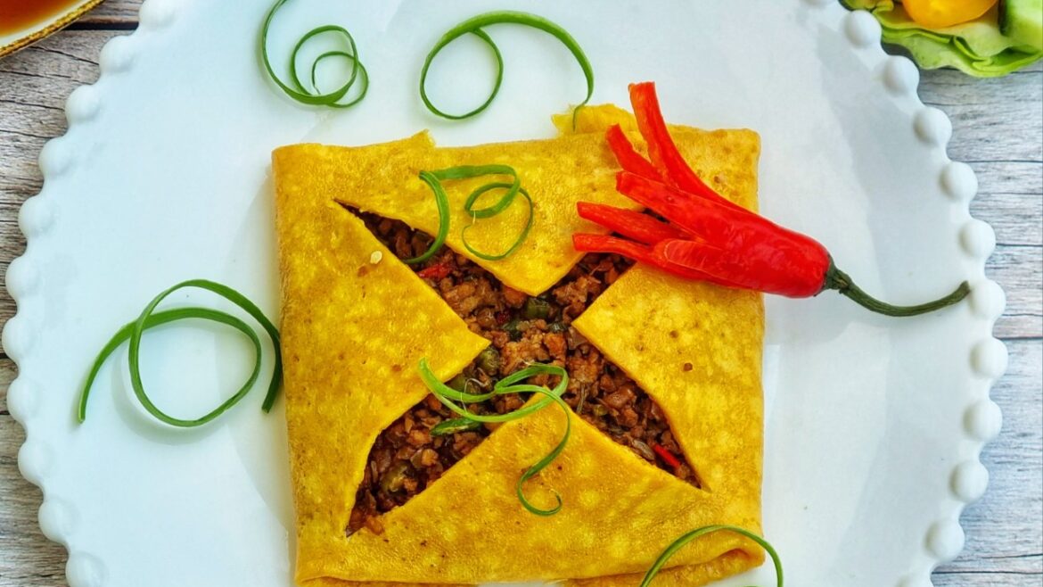 Thai Stuffed Omelette (Kai Yud Sai) – Reetika Mitra
